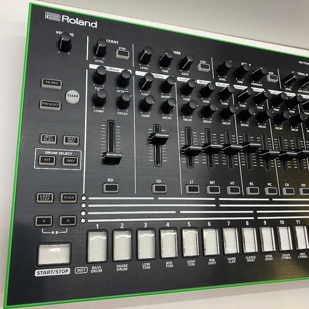 Roland TR8 Rhythm Performer drum machine - Own4Less